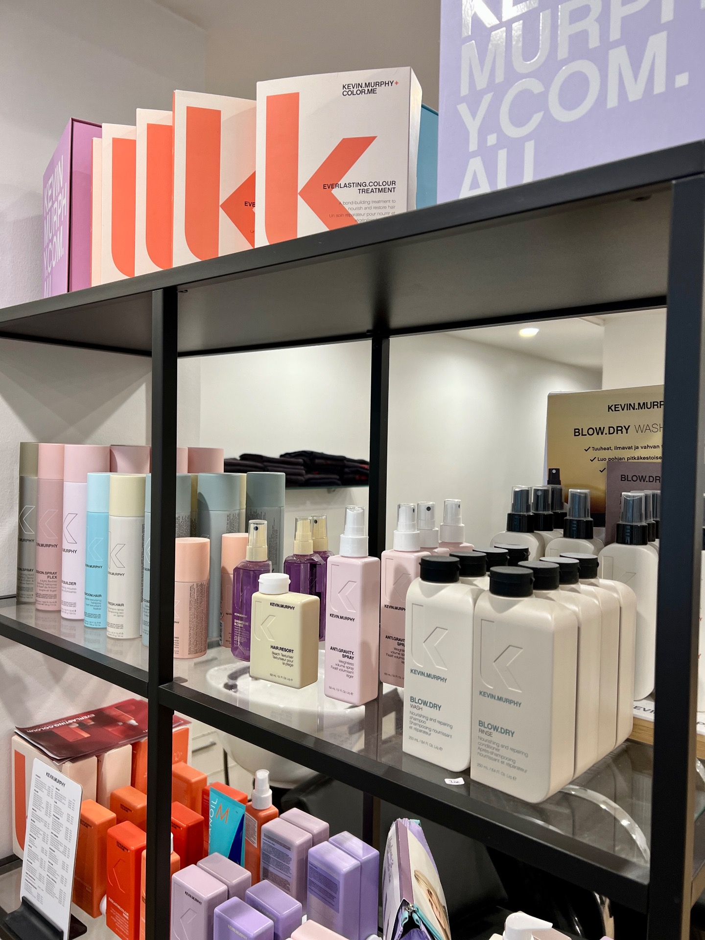 Hiustiimi ilme: Parturi- ja kampaamo palveluita Lahdessa